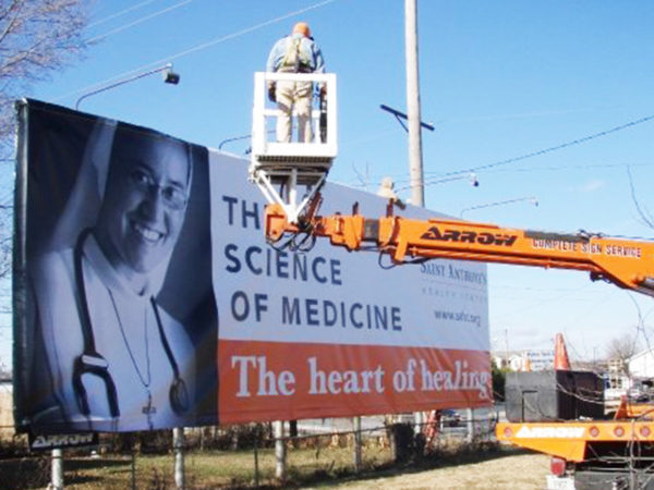 Home - Arrow Custom Signs, Lighting, and Outdoor Advertising, Inc.